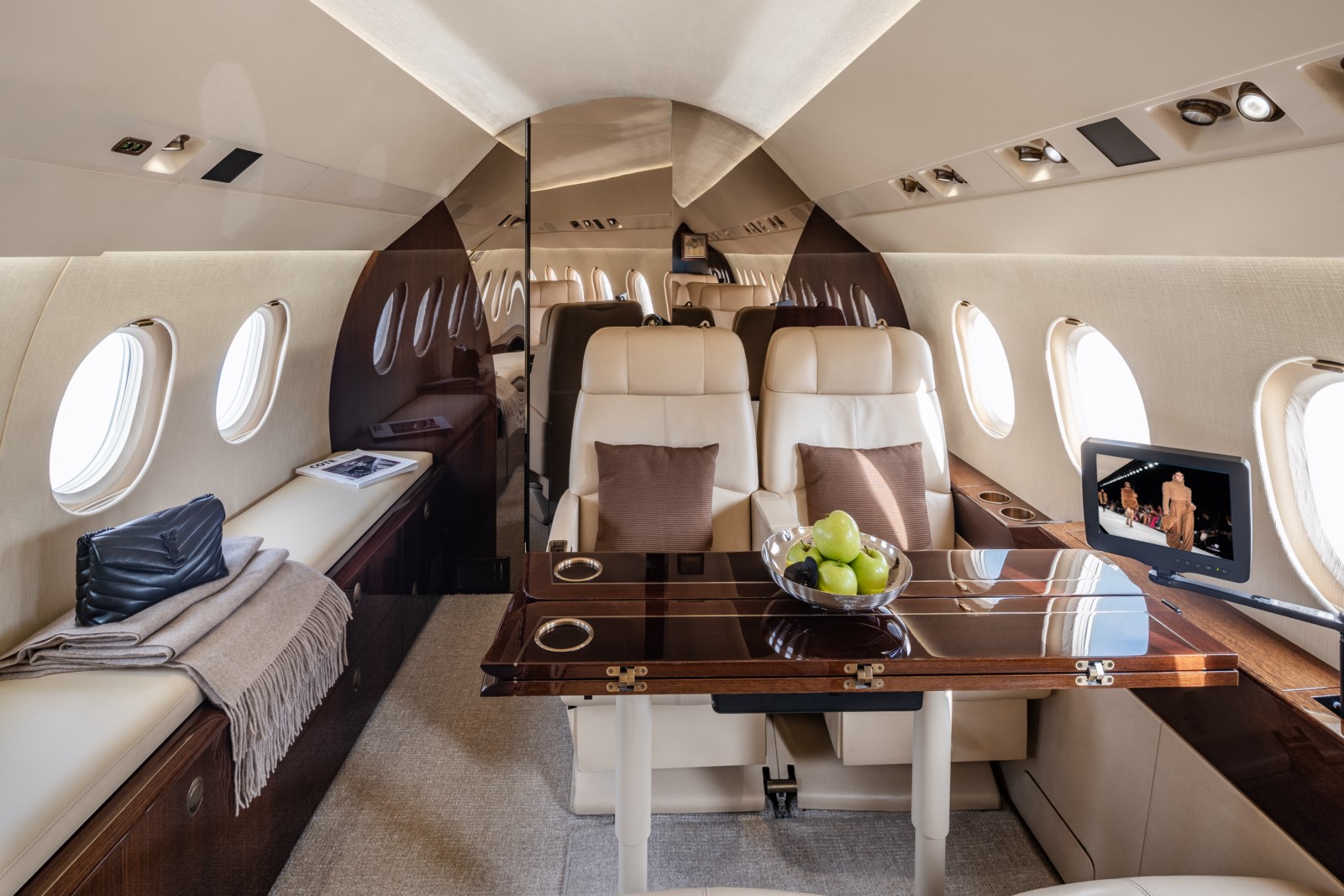 DASSAULT FALCON 2000LX | Private Jet | Global Jet